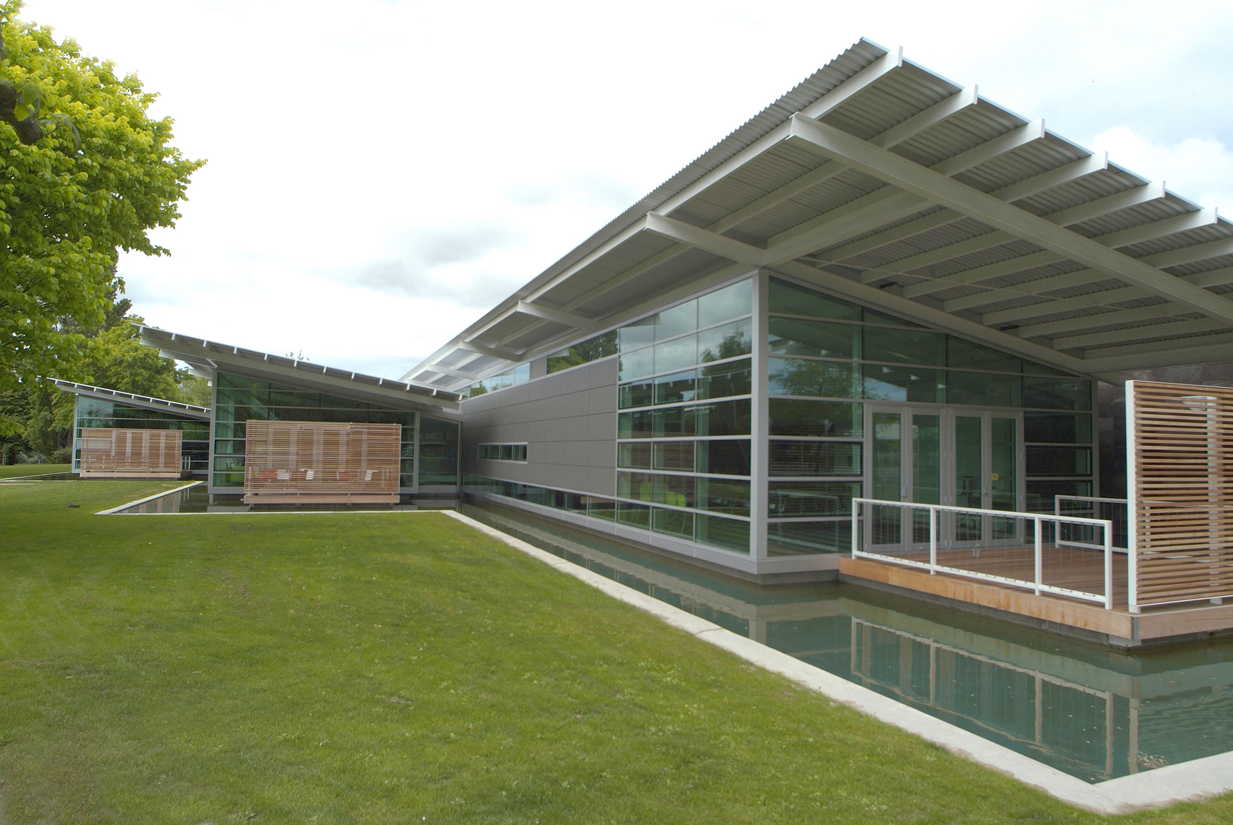 2004 Supreme Award: South Christchurch Library & Service Centre